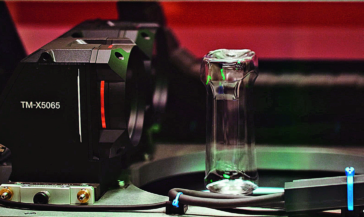 Keyence camera sensors make quick work of high-precision PET bottle ...