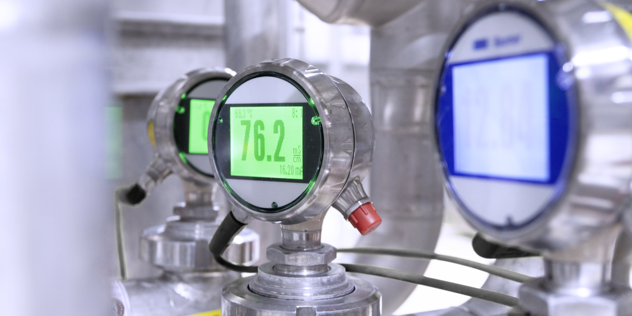 Conductivity sensor is key to energy-saving dairy CIP system ...