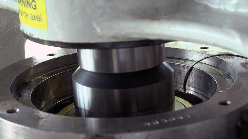 Load sensing bearings with fibre optic sensors designed to speed up ...